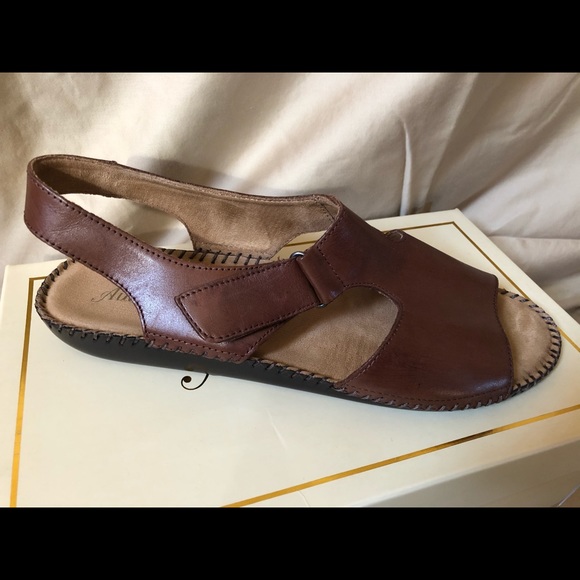 Auditions | Shoes | Auditions Brown Sandals | Poshmark